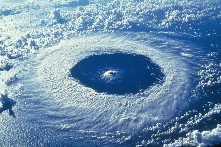 13 Strange Weather Events That Defy Explanation - The Voyaging