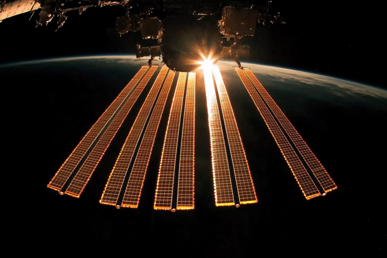 15 Bizarre Phenomena Observed During Space Missions - The Voyaging